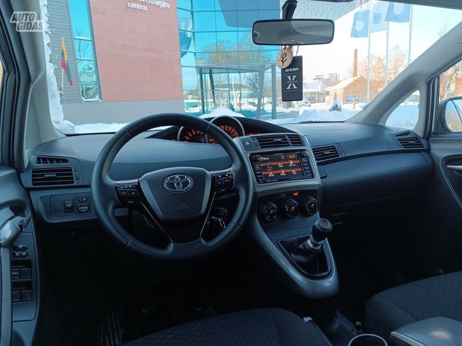 Toyota Verso 2010 Šauļi, ar dzinēja tilpumu 2.00 L un nobraukumu 300 tūkst. km par 3950 €, foto 9 vietnē AUTOMOTO.COM.LV