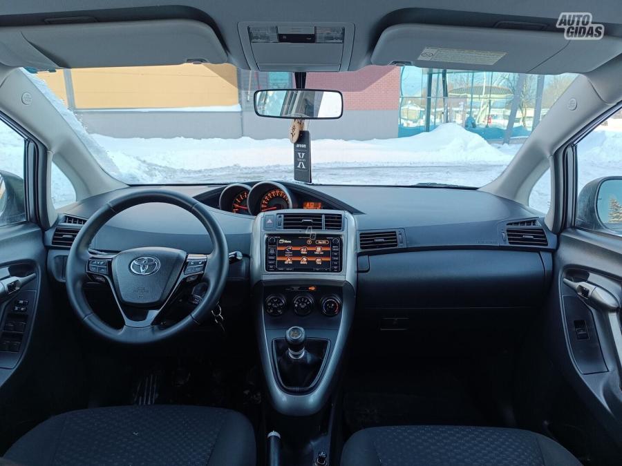 Toyota Verso 2010 Šauļi, ar dzinēja tilpumu 2.00 L un nobraukumu 300 tūkst. km par 3950 €, foto 10 vietnē AUTOMOTO.COM.LV