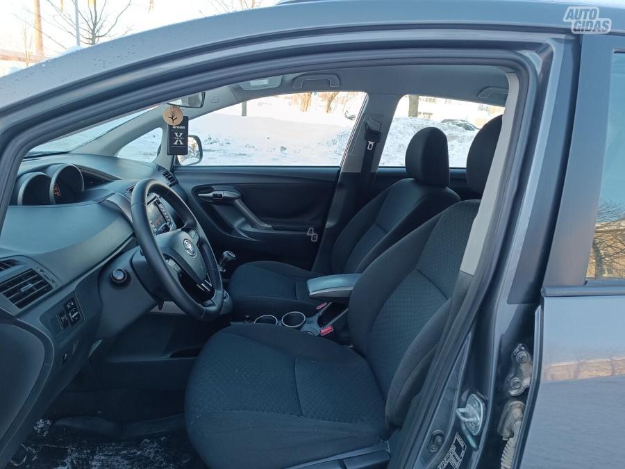 Toyota Verso 2010 Šauļi, ar dzinēja tilpumu 2.00 L un nobraukumu 300 tūkst. km par 3950 €, foto 12 vietnē AUTOMOTO.COM.LV