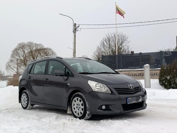 Toyota Verso 2010 in Siauliai, with an engine capacity of 2.00 L and mileage of 300 thousand km for 3900 €, photo 1 on AUTOMOTO.COM.LV