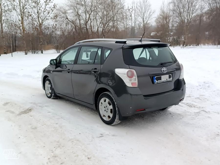Toyota Verso 2010 Šauļi, ar dzinēja tilpumu 2.00 L un nobraukumu 300 tūkst. km par 3900 €, foto 5 vietnē AUTOMOTO.COM.LV