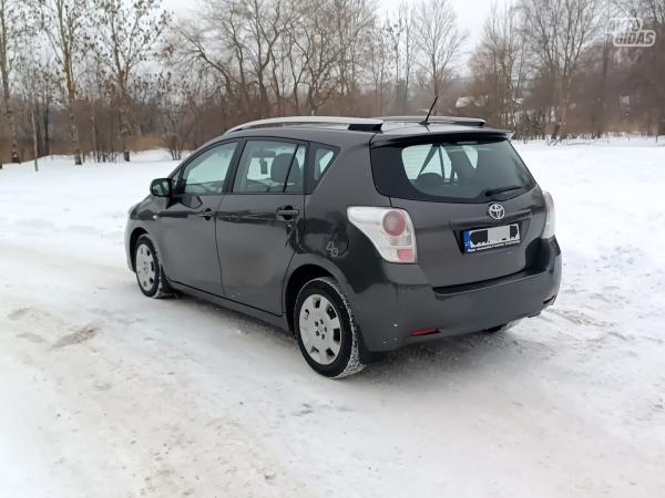 Toyota Verso 2010 Šauļi, ar dzinēja tilpumu 2.00 L un nobraukumu 300 tūkst. km par 3600 €, foto 4 vietnē AUTOMOTO.COM.LV