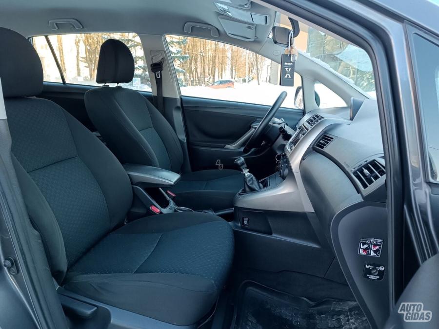 Toyota Verso 2010 Šauļi, ar dzinēja tilpumu 2.00 L un nobraukumu 300 tūkst. km par 3600 €, foto 13 vietnē AUTOMOTO.COM.LV