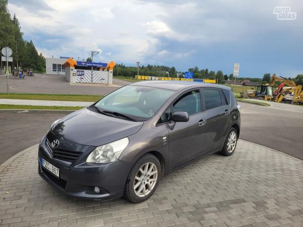 Toyota Verso 2010 Viļņa, ar dzinēja tilpumu 2.20 L un nobraukumu 267 tūkst. km par 3550 €, foto 1 vietnē AUTOMOTO.COM.LV