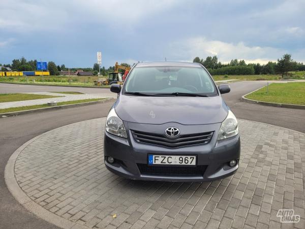 Toyota Verso 2010 Viļņa, ar dzinēja tilpumu 2.20 L un nobraukumu 267 tūkst. km par 3550 €, foto 2 vietnē AUTOMOTO.COM.LV