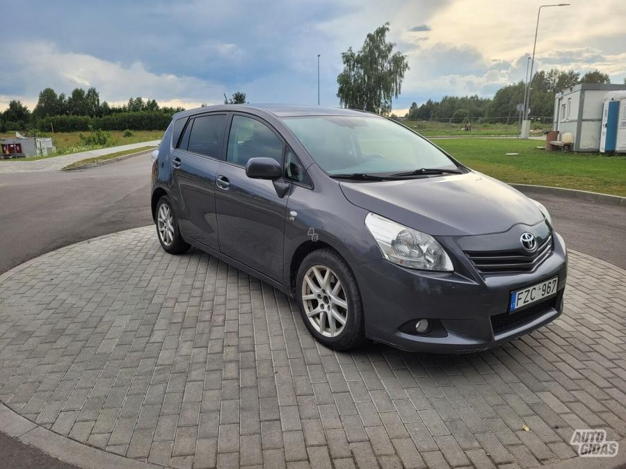 Toyota Verso 2010 in Vilnius, with an engine capacity of 2.20 L and mileage of 267 thousand km for 3550 €, photo 3 on AUTOMOTO.COM.LV