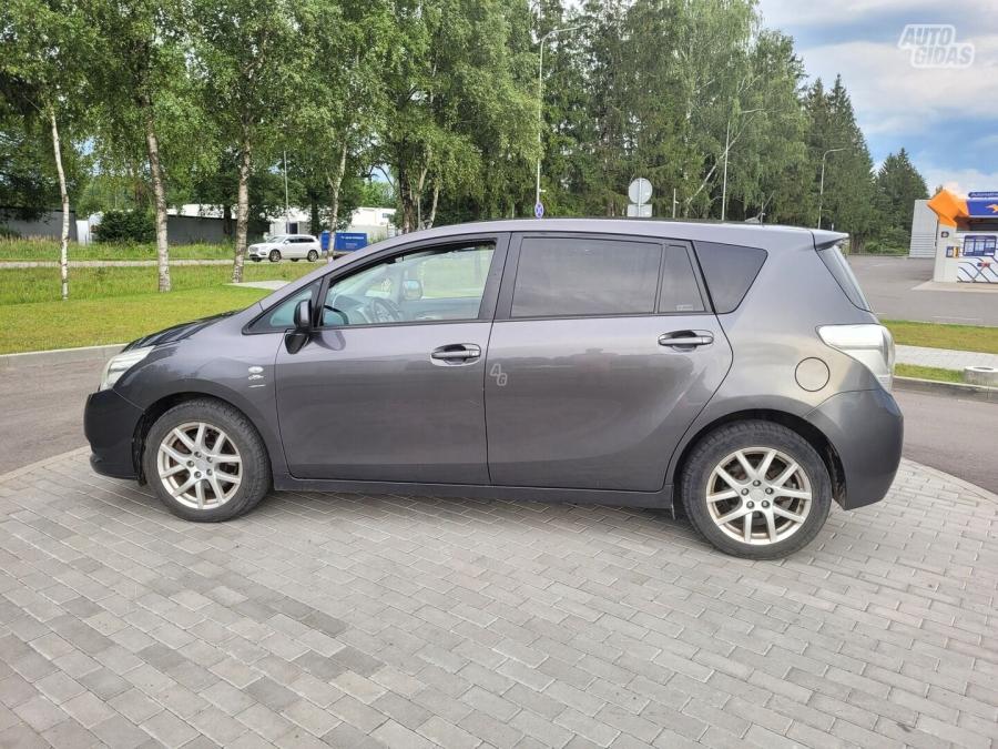 Toyota Verso 2010 in Vilnius, with an engine capacity of 2.20 L and mileage of 267 thousand km for 3550 €, photo 7 on AUTOMOTO.COM.LV