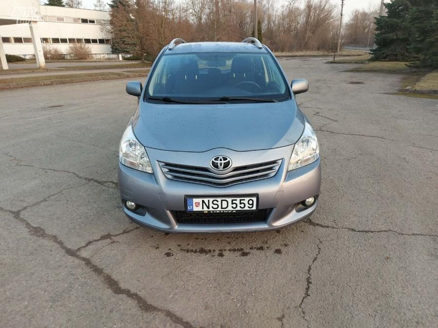Toyota Verso 2010 Ukmergė, ar dzinēja tilpumu 2.00 L un nobraukumu 246 tūkst. km par 3550 €, foto 2 vietnē AUTOMOTO.COM.LV