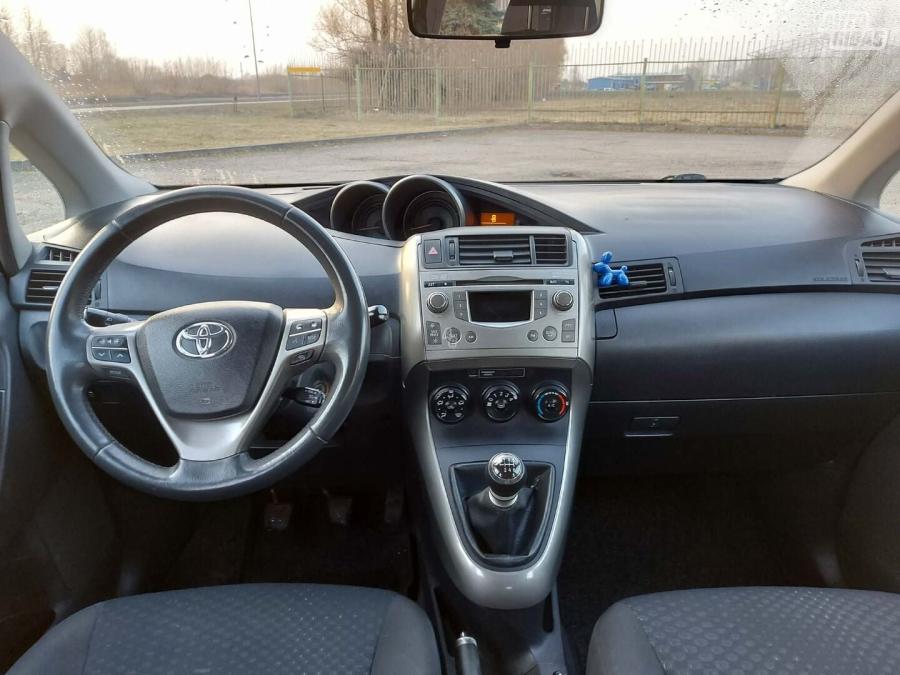 Toyota Verso 2010 Ukmergė, ar dzinēja tilpumu 2.00 L un nobraukumu 246 tūkst. km par 3550 €, foto 10 vietnē AUTOMOTO.COM.LV