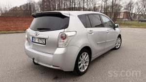 Toyota Verso 2010 in Liepaja, with an engine capacity of 2.20 L and mileage of 227 thousand km for 4650 €, photo 4 on AUTOMOTO.COM.LV