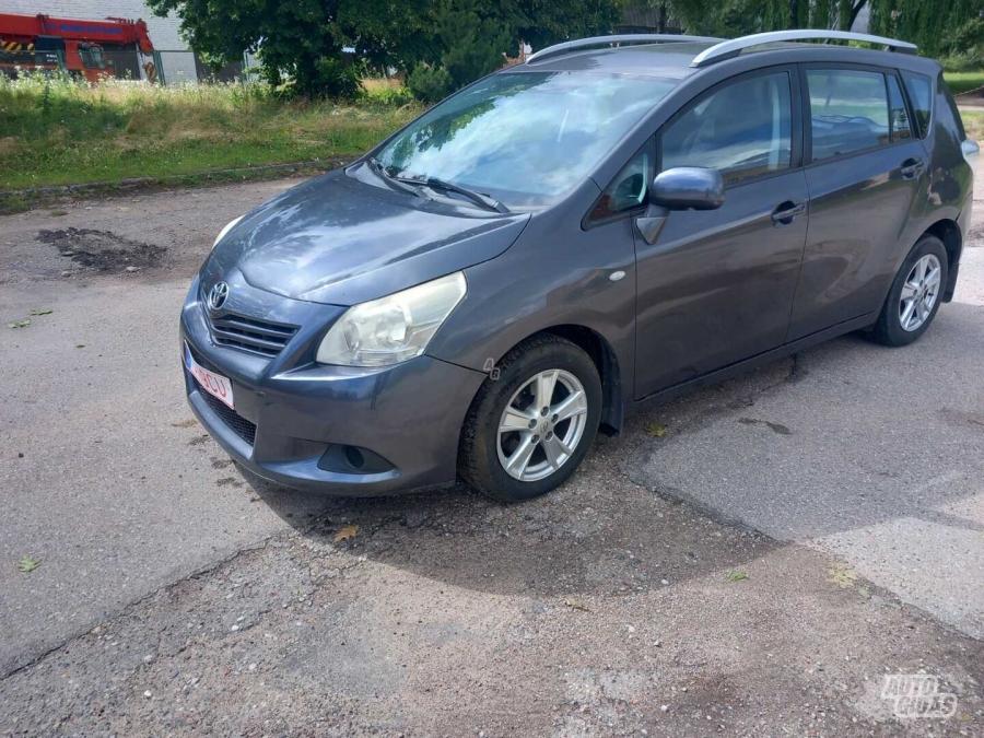 Toyota Verso 2010 in Alytus, with an engine capacity of 2.00 L and mileage of 361 thousand km for 2850 €, photo 1 on AUTOMOTO.COM.LV