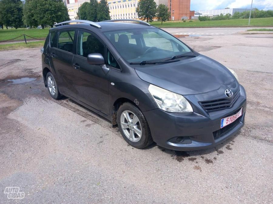 Toyota Verso 2010 in Alytus, with an engine capacity of 2.00 L and mileage of 361 thousand km for 2850 €, photo 3 on AUTOMOTO.COM.LV