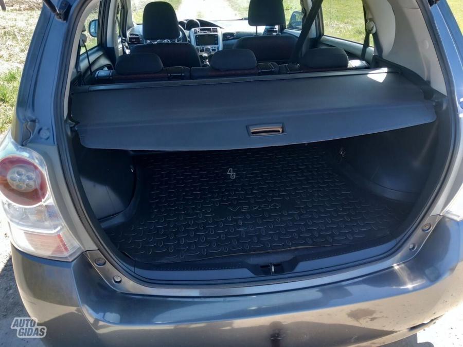 Toyota Verso 2010 in Alytus, with an engine capacity of 2.00 L and mileage of 361 thousand km for 2850 €, photo 9 on AUTOMOTO.COM.LV