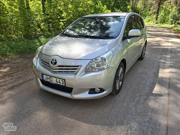 Toyota Verso 2010 Ukmergė, ar dzinēja tilpumu 2.00 L un nobraukumu 244 tūkst. km par 3100 €, foto 1 vietnē AUTOMOTO.COM.LV