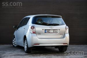 Toyota Verso 2010 Rīga, ar dzinēja tilpumu 2.00 L un nobraukumu 220 tūkst. km par 2990 €, foto 5 vietnē AUTOMOTO.COM.LV