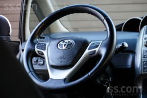 Toyota Verso 2010 Rīga, ar dzinēja tilpumu 2.00 L un nobraukumu 220 tūkst. km par 2990 €, foto 8 vietnē AUTOMOTO.COM.LV