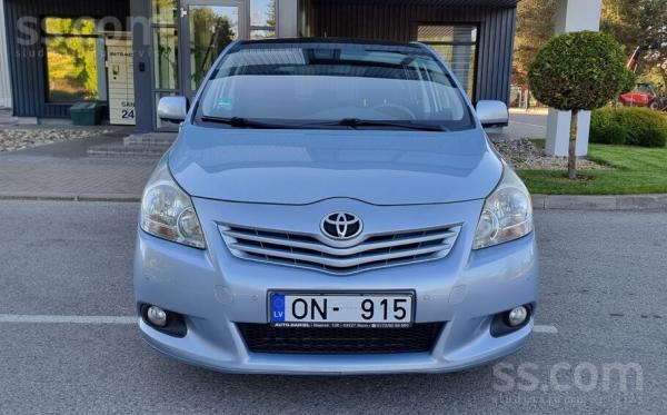 Toyota Verso 2010 Rīga, ar dzinēja tilpumu 2.00 L un nobraukumu 249 tūkst. km par 4850 €, foto 3 vietnē AUTOMOTO.COM.LV