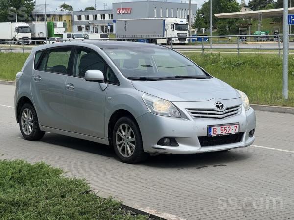Toyota Verso 2010 Rēzekne, ar dzinēja tilpumu 1.80 L un nobraukumu 291 tūkst. km par 3950 €, foto 3 vietnē AUTOMOTO.COM.LV