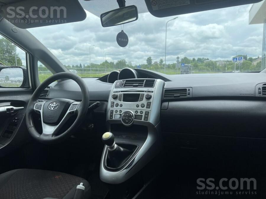 Toyota Verso 2010 Rēzekne, ar dzinēja tilpumu 1.80 L un nobraukumu 291 tūkst. km par 3950 €, foto 10 vietnē AUTOMOTO.COM.LV