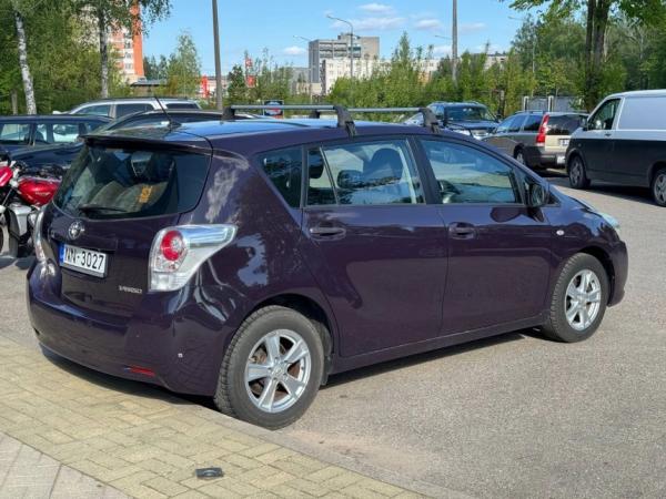 Toyota Verso 2010 Rīga, ar dzinēja tilpumu 2.00 L un nobraukumu 206 tūkst. km par 5600 €, foto 10 vietnē AUTOMOTO.COM.LV