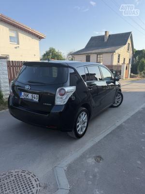 Toyota Verso 2010 in Klaipeda, with an engine capacity of 2.20 L and mileage of 320 thousand km for 4000 €, photo 5 on AUTOMOTO.COM.LV