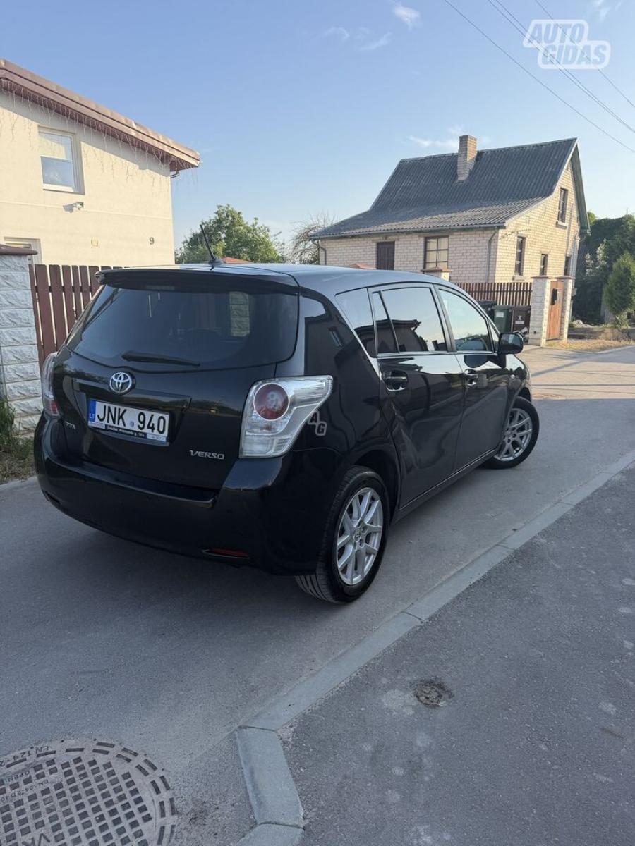 Toyota Verso 2010 in Klaipeda, with an engine capacity of 2.20 L and mileage of 320 thousand km for 4000 €, photo 5 on AUTOMOTO.COM.LV