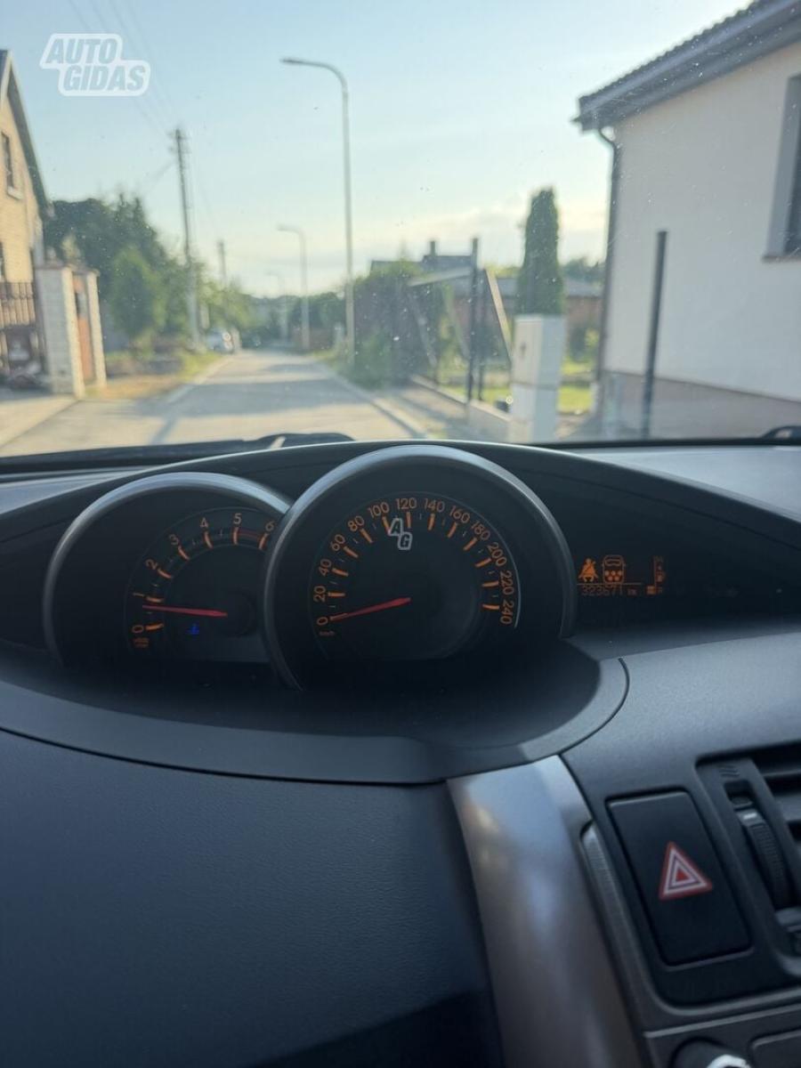 Toyota Verso 2010 in Klaipeda, with an engine capacity of 2.20 L and mileage of 320 thousand km for 4000 €, photo 9 on AUTOMOTO.COM.LV