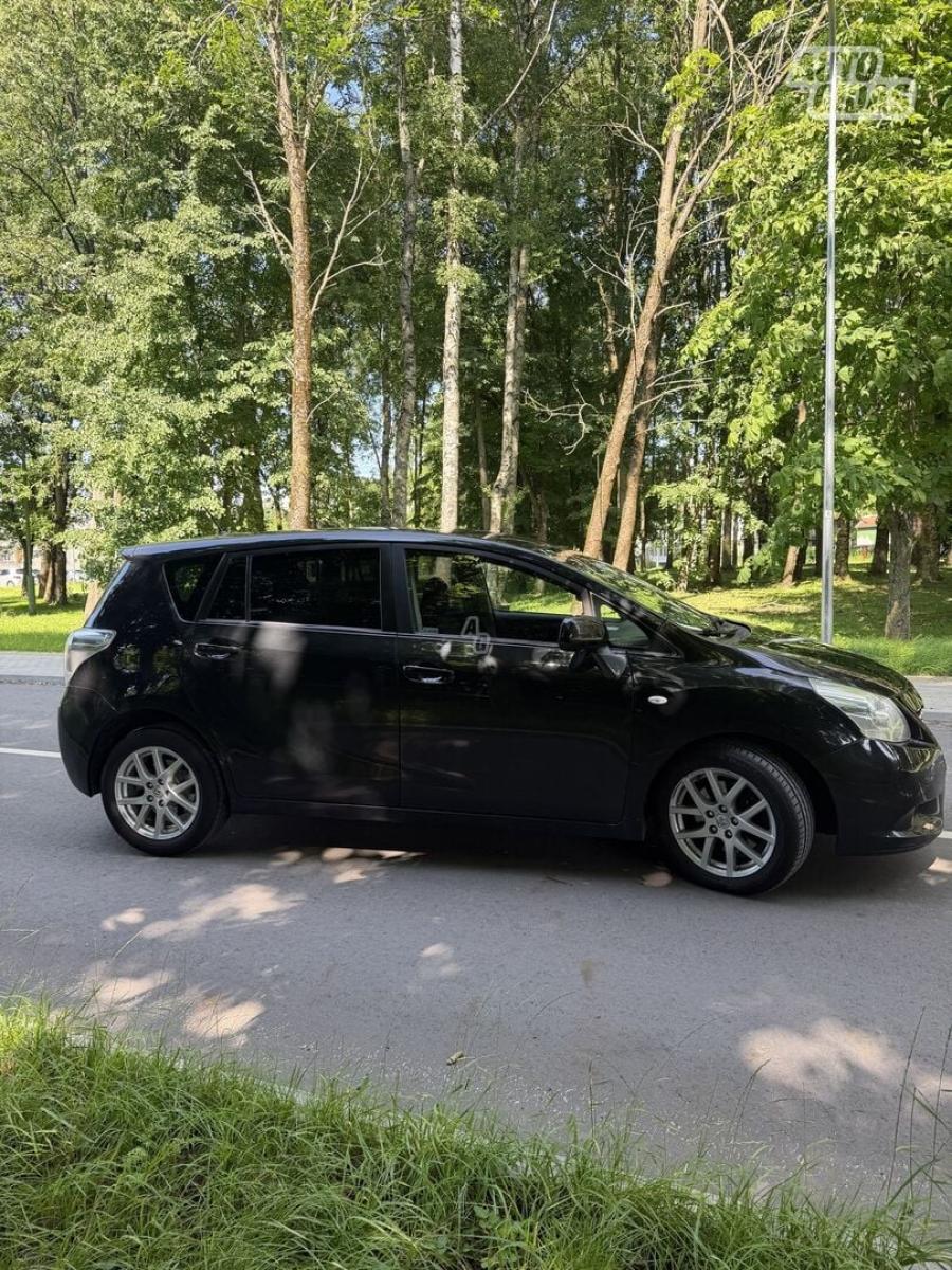 Toyota Verso 2010 Klaipėda, ar dzinēja tilpumu 2.20 L un nobraukumu 324 tūkst. km par 3700 €, foto 3 vietnē AUTOMOTO.COM.LV