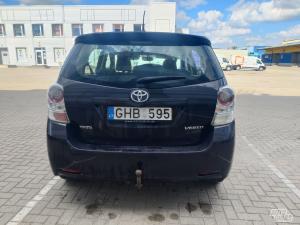 Toyota Verso 2010 in Siauliai, with an engine capacity of 2.00 L and mileage of 354 thousand km for 2850 €, photo 3 on AUTOMOTO.COM.LV