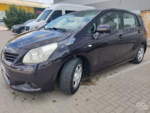 Toyota Verso 2010 in Siauliai, with an engine capacity of 2.00 L and mileage of 354 thousand km for 2850 €, photo 5 on AUTOMOTO.COM.LV