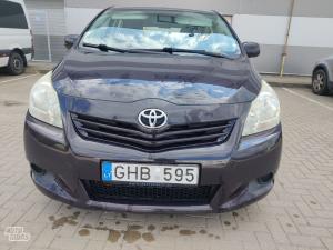 Toyota Verso 2010 in Siauliai, with an engine capacity of 2.00 L and mileage of 354 thousand km for 2850 €, photo 6 on AUTOMOTO.COM.LV