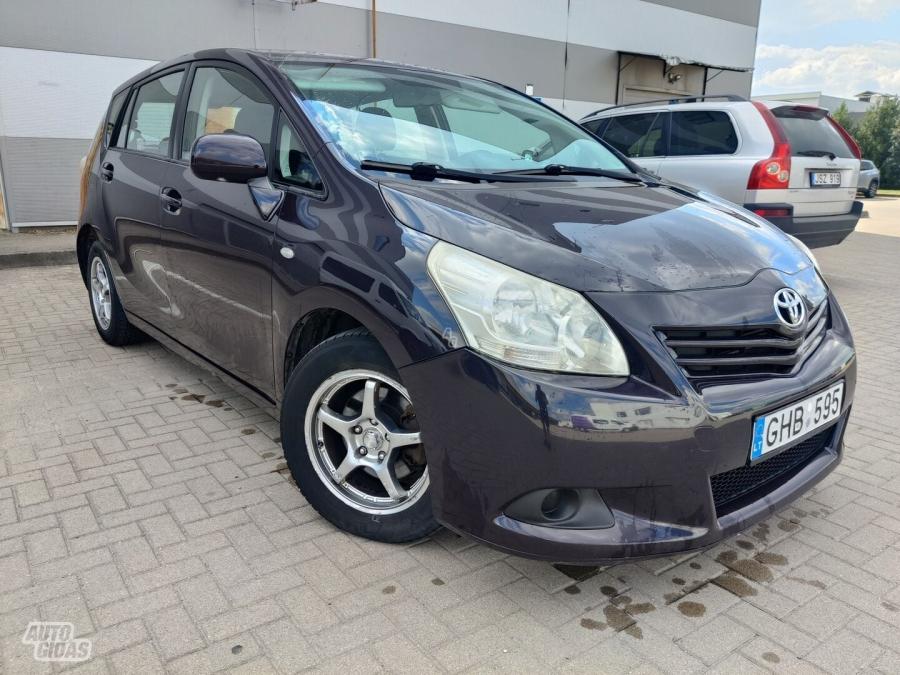 Toyota Verso 2010 in Siauliai, with an engine capacity of 2.00 L and mileage of 354 thousand km for 2850 €, photo 7 on AUTOMOTO.COM.LV