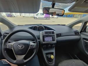 Toyota Verso 2010 in Siauliai, with an engine capacity of 2.00 L and mileage of 354 thousand km for 2850 €, photo 10 on AUTOMOTO.COM.LV