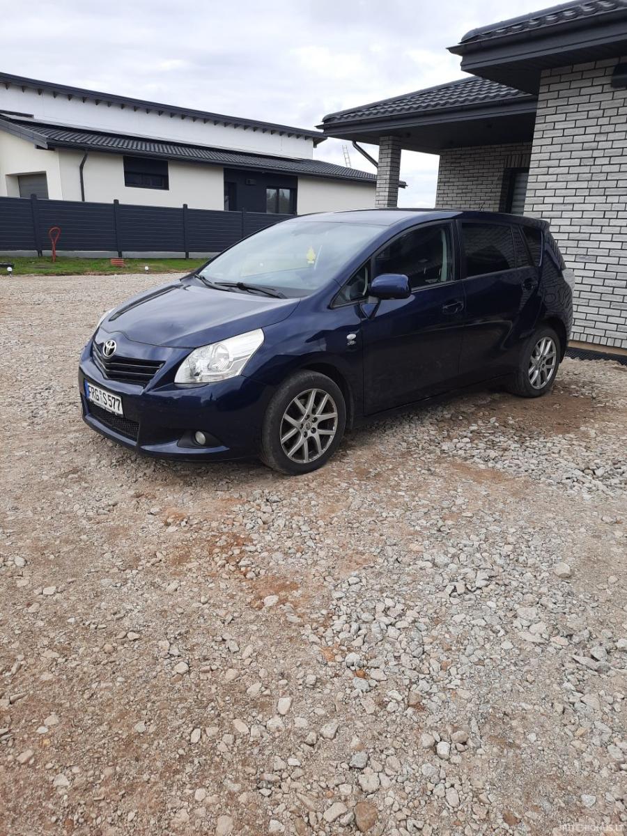 Toyota Verso 2010 in Vilnius, with an engine capacity of 2.24 L and mileage of 225 thousand km for 3500 €, photo 1 on AUTOMOTO.COM.LV
