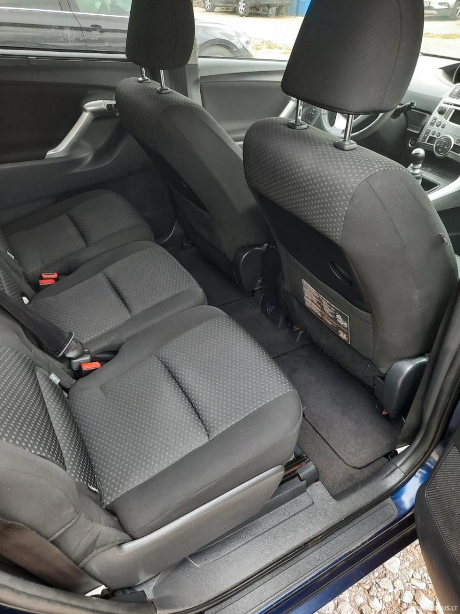 Toyota Verso 2010 in Vilnius, with an engine capacity of 2.24 L and mileage of 225 thousand km for 3500 €, photo 5 on AUTOMOTO.COM.LV