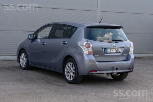 Toyota Verso 2011 in Riga, with an engine capacity of 2.00 L and mileage of 0 thousand km for 4950 €, photo 7 on AUTOMOTO.COM.LV