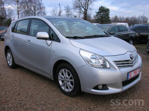 Toyota Verso 2011 in Riga, with an engine capacity of 2.00 L and mileage of 200 thousand km for 4950 €, photo 2 on AUTOMOTO.COM.LV