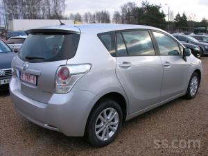 Toyota Verso 2011 in Riga, with an engine capacity of 2.00 L and mileage of 200 thousand km for 4950 €, photo 3 on AUTOMOTO.COM.LV