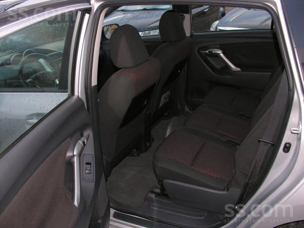 Toyota Verso 2011 in Riga, with an engine capacity of 2.00 L and mileage of 200 thousand km for 4950 €, photo 8 on AUTOMOTO.COM.LV