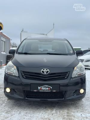 Toyota Verso 2011 Pabradė, ar dzinēja tilpumu 2.00 L un nobraukumu 260 tūkst. km par 4950 €, foto 2 vietnē AUTOMOTO.COM.LV