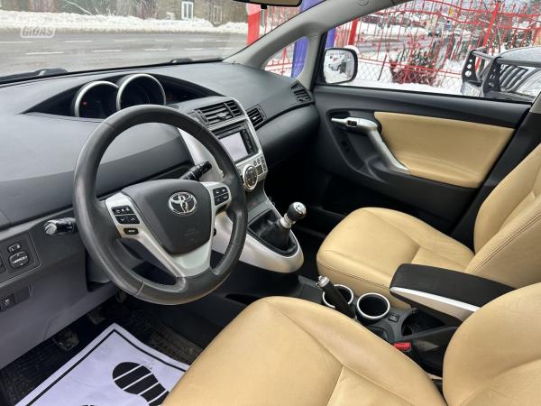 Toyota Verso 2011 in Pabrade, with an engine capacity of 2.00 L and mileage of 260 thousand km for 4950 €, photo 7 on AUTOMOTO.COM.LV