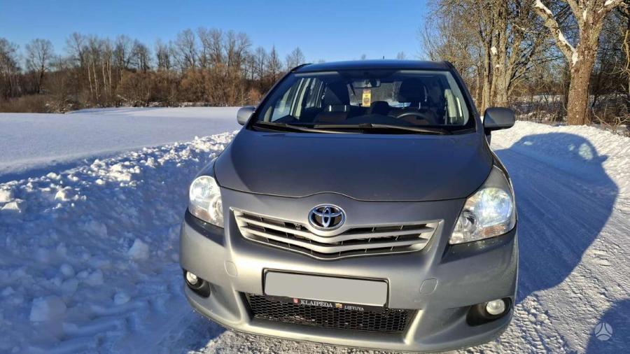 Toyota Verso 2011 in Klaipeda, with an engine capacity of 1.80 L and mileage of 226 thousand km for 6700 €, photo 6 on AUTOMOTO.COM.LV