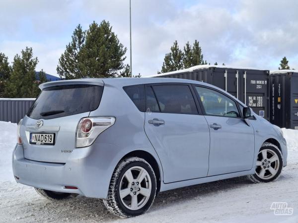 Toyota Verso 2011 in Silute, with an engine capacity of 2.20 L and mileage of 202 thousand km for 5000 €, photo 2 on AUTOMOTO.COM.LV