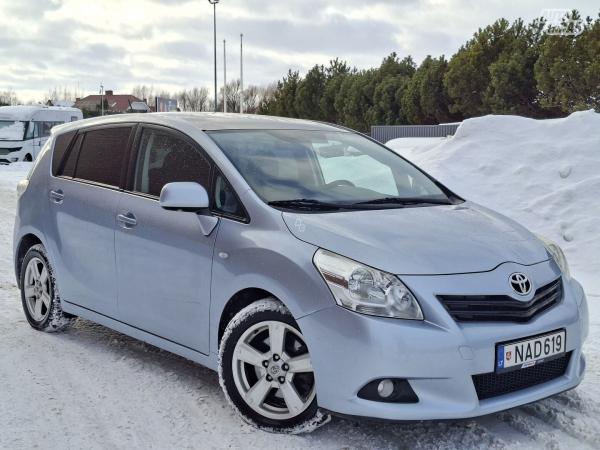 Toyota Verso 2011 in Silute, with an engine capacity of 2.20 L and mileage of 202 thousand km for 5000 €, photo 10 on AUTOMOTO.COM.LV