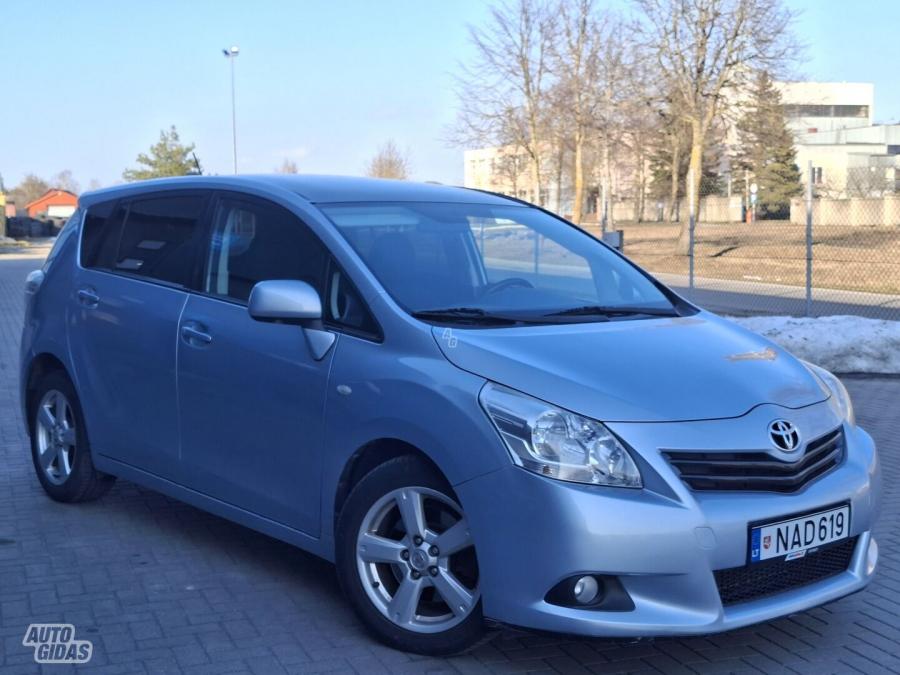 Toyota Verso 2011 Šilutė, ar dzinēja tilpumu 2.20 L un nobraukumu 202 tūkst. km par 5000 €, foto 3 vietnē AUTOMOTO.COM.LV