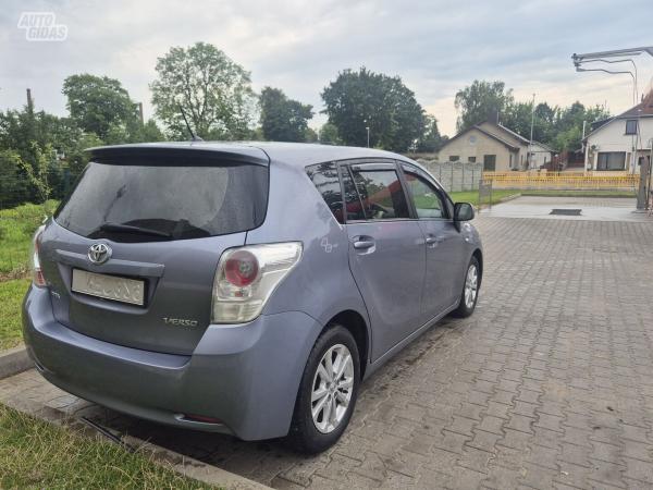 Toyota Verso 2011 Viļņa, ar dzinēja tilpumu 2.00 L un nobraukumu 326 tūkst. km par 4100 €, foto 5 vietnē AUTOMOTO.COM.LV