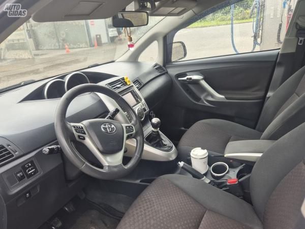 Toyota Verso 2011 Viļņa, ar dzinēja tilpumu 2.00 L un nobraukumu 326 tūkst. km par 4100 €, foto 6 vietnē AUTOMOTO.COM.LV