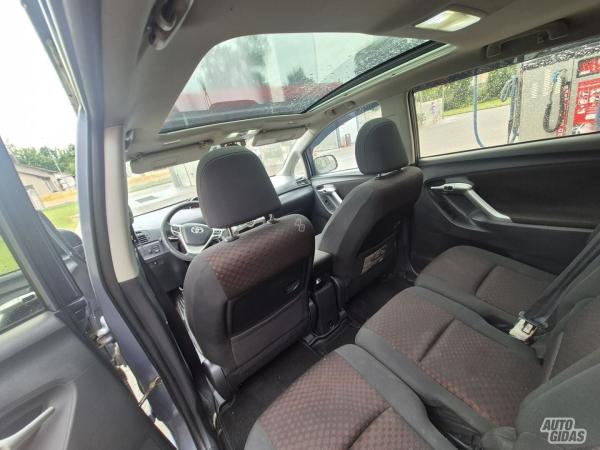 Toyota Verso 2011 Viļņa, ar dzinēja tilpumu 2.00 L un nobraukumu 326 tūkst. km par 4100 €, foto 10 vietnē AUTOMOTO.COM.LV