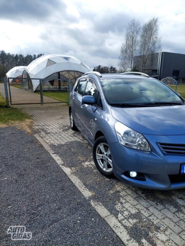 Toyota Verso 2011 in Vilnius, with an engine capacity of 2.00 L and mileage of 245 thousand km for 5600 €, photo 1 on AUTOMOTO.COM.LV