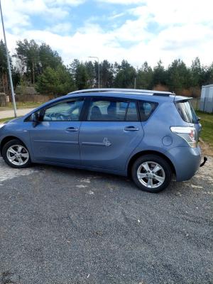 Toyota Verso 2011 in Vilnius, with an engine capacity of 2.00 L and mileage of 245 thousand km for 5600 €, photo 5 on AUTOMOTO.COM.LV